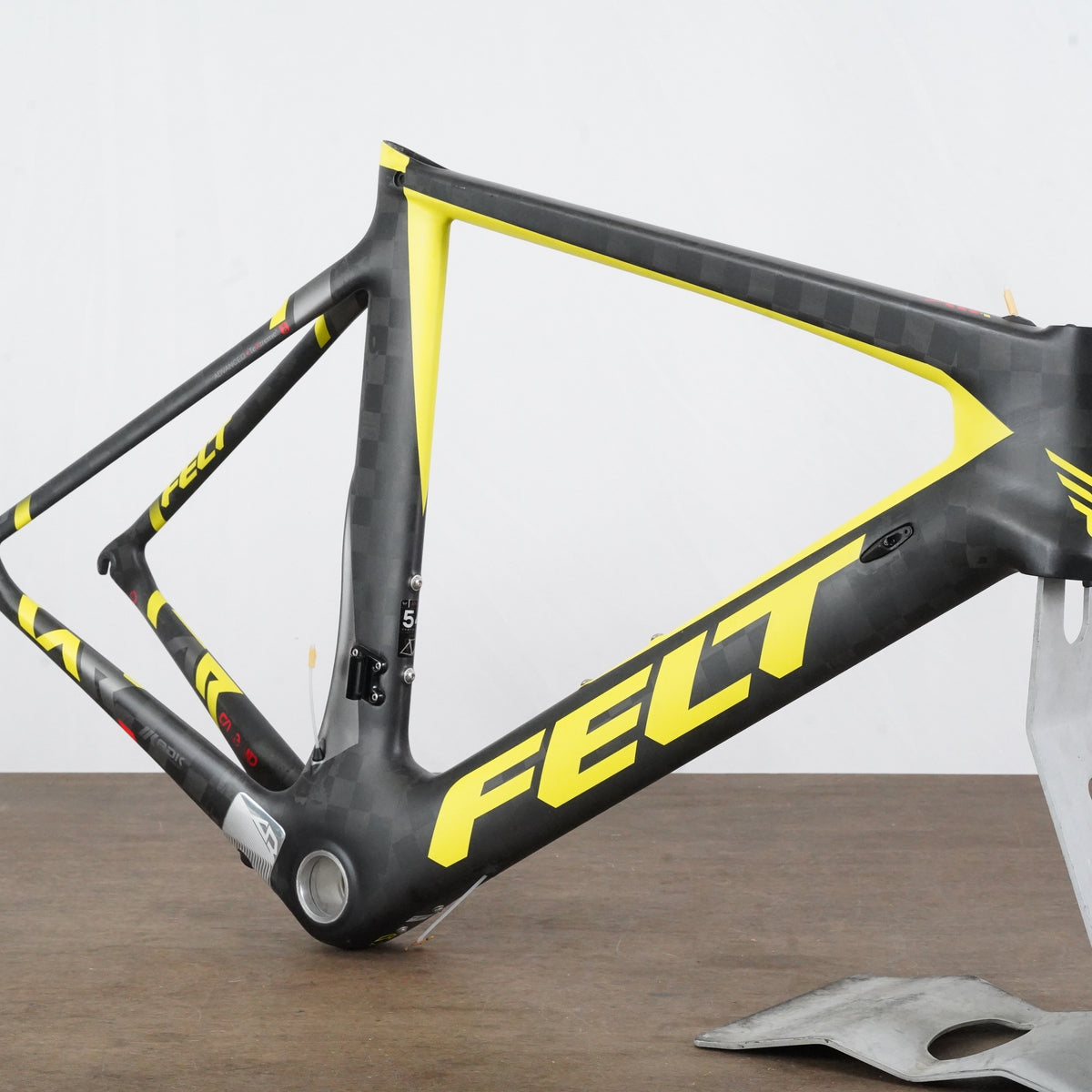 NOS 54cm Felt AR1 Carbon Aero Rim Brake Road Frame AR 1 – Elevate Cycling