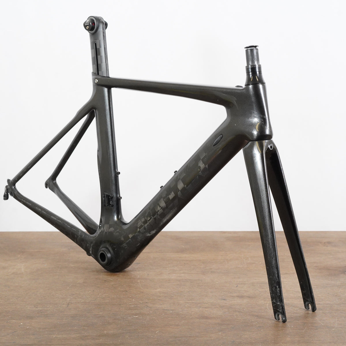 51cm Felt AR1 Carbon Aero Rim Brake Road Frameset AR 1 – Elevate Cycling