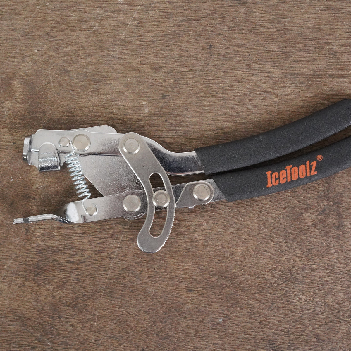 IceToolz Fourth Hand Brake Cable Puller + Locking Mechanism Tool ...