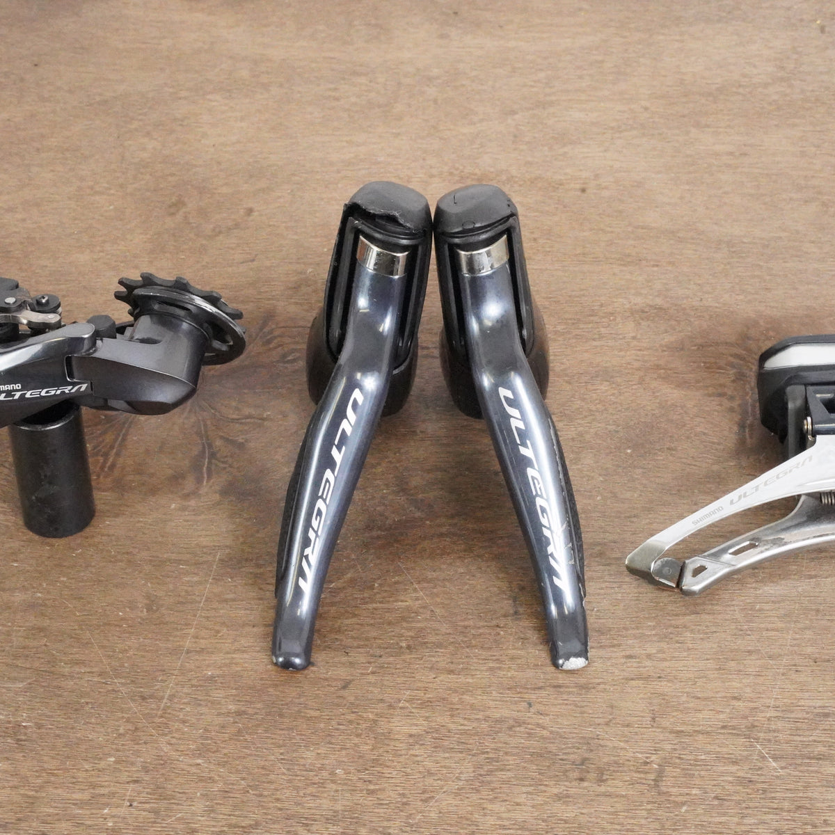 Shimano Ultegra R8050 Di2 11 Speed Electronic Rim Brake Road Groupset ...