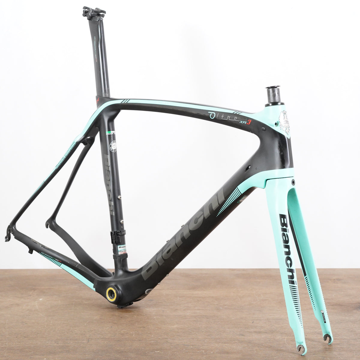 57cm Bianchi Oltre XR3 Carbon Rim Brake Road Frameset – Elevate Cycling