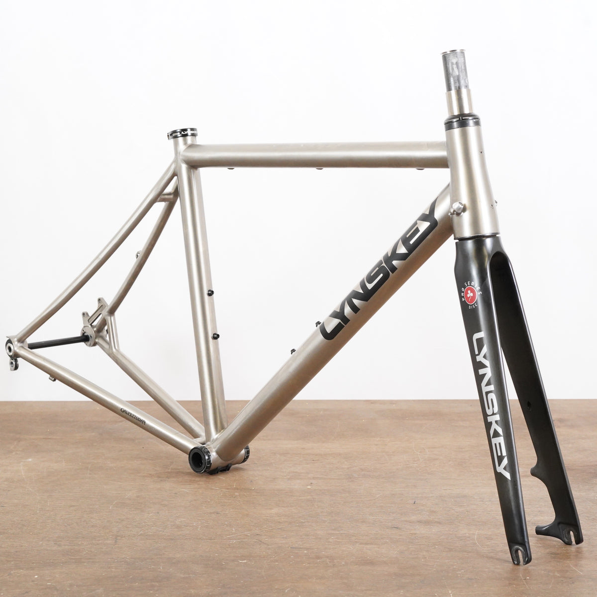 M (Medium) Lynskey R240 Titanium Disc Brake Road Frameset – Elevate Cycling