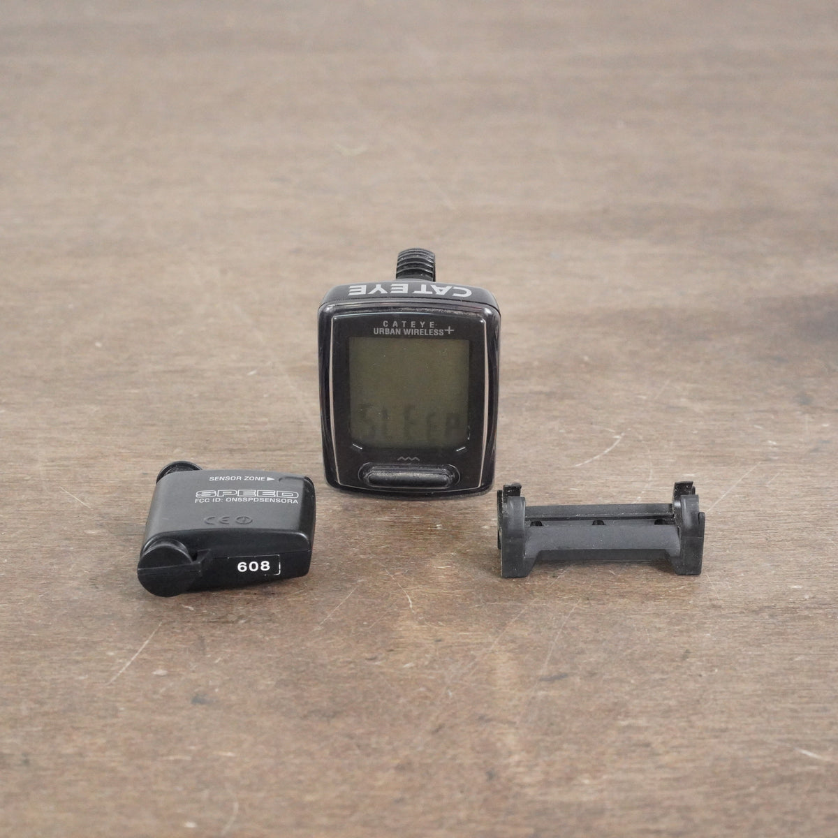 CatEye Urban Wireless Cycling GPS Computer + Mount And Sensor – Elevate ...